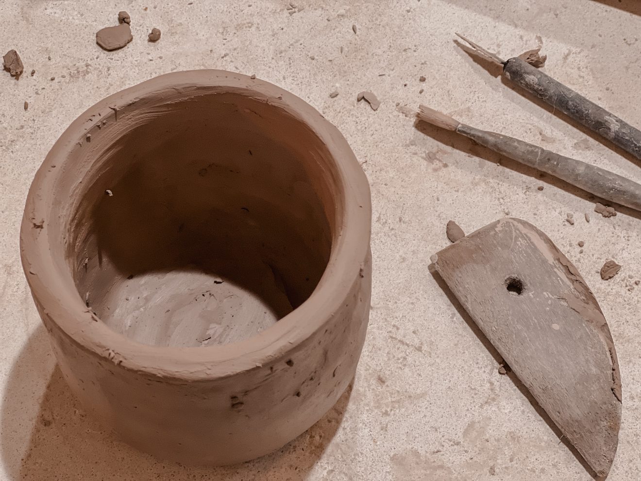 Hand Building Pottery Ideas For Beginners - The Midnight Mustard Seed